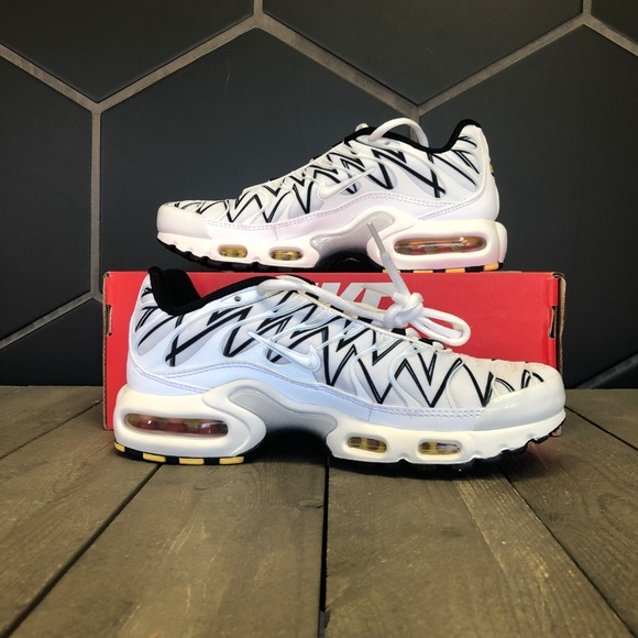 Nike | Shoes | New Nike Air Max Plus Tn White Black Shark Sneaker ...